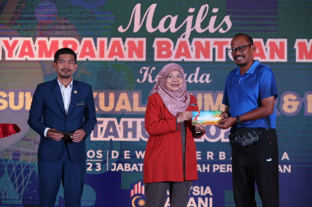 Majlis Penyampaian Bantuan MADANI Kepada Badan Sukan Kuala Lumpur dan Putrajaya Tahun 2023 ...